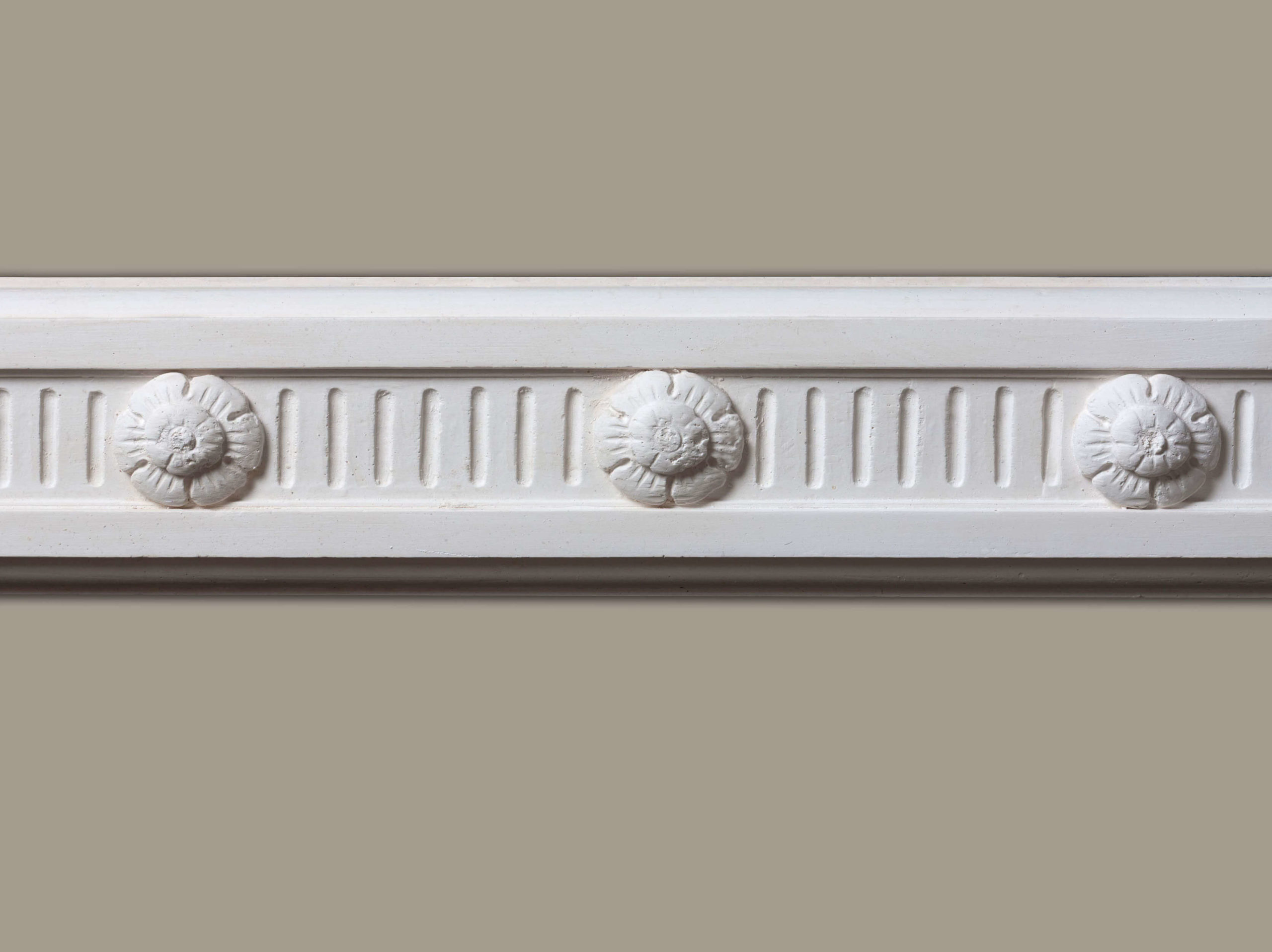 Fluted Dado Rail with Flower - Fine Art Mouldings